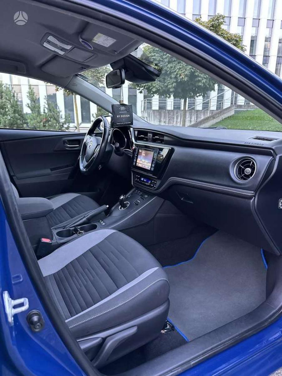 Zils Toyota Auris 2017 Viļņa, ar dzinēja tilpumu 1.80 L un nobraukumu 129 tūkst. km par 12400 €, foto 19 vietnē AUTOMOTO.COM.LV