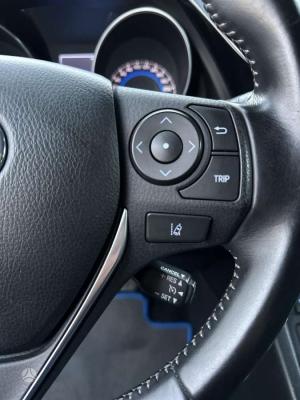 Zils Toyota Auris 2017 Viļņa, ar dzinēja tilpumu 1.80 L un nobraukumu 129 tūkst. km par 12400 €, foto 20 vietnē AUTOMOTO.COM.LV