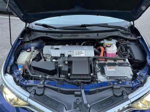 Zils Toyota Auris 2017 Viļņa, ar dzinēja tilpumu 1.80 L un nobraukumu 129 tūkst. km par 12400 €, foto 24 vietnē AUTOMOTO.COM.LV