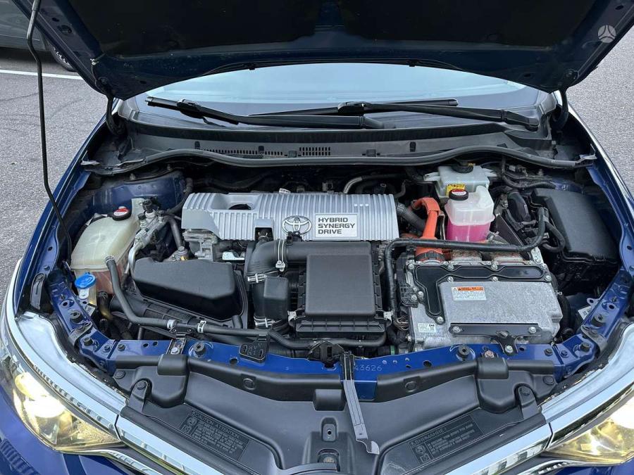Zils Toyota Auris 2017 Viļņa, ar dzinēja tilpumu 1.80 L un nobraukumu 129 tūkst. km par 12400 €, foto 24 vietnē AUTOMOTO.COM.LV