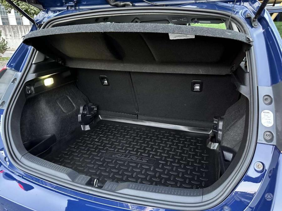 Zils Toyota Auris 2017 Viļņa, ar dzinēja tilpumu 1.80 L un nobraukumu 129 tūkst. km par 12400 €, foto 25 vietnē AUTOMOTO.COM.LV