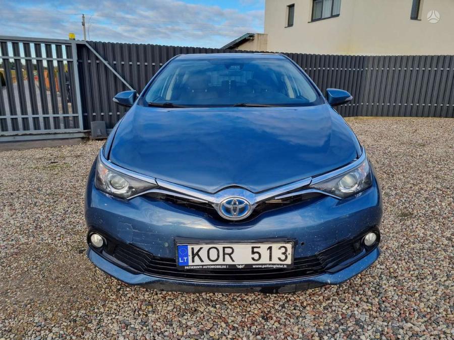 Blue Toyota Auris 2018 in Alytus, with an engine capacity of 1.80 L and mileage of 193 thousand km for 5500 €, photo 2 on AUTOMOTO.COM.LV