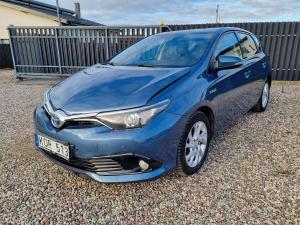 Blue Toyota Auris 2018 in Alytus, with an engine capacity of 1.80 L and mileage of 193 thousand km for 5500 €, photo 3 on AUTOMOTO.COM.LV
