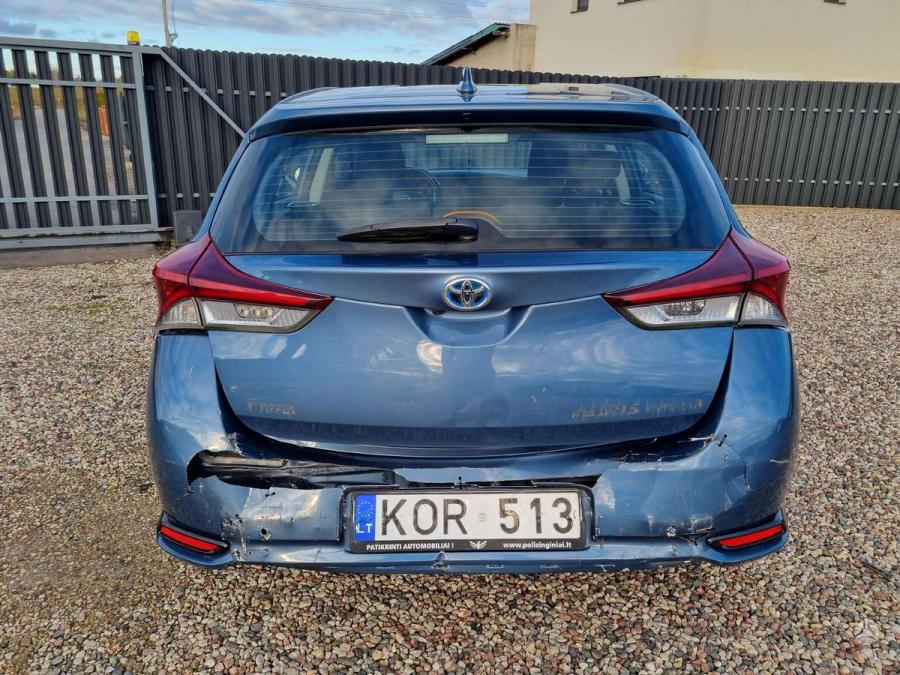 Blue Toyota Auris 2018 in Alytus, with an engine capacity of 1.80 L and mileage of 193 thousand km for 5500 €, photo 5 on AUTOMOTO.COM.LV