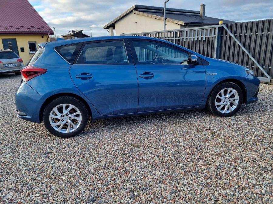 Blue Toyota Auris 2018 in Alytus, with an engine capacity of 1.80 L and mileage of 193 thousand km for 5500 €, photo 7 on AUTOMOTO.COM.LV