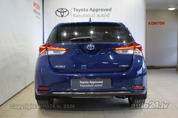 Blue Toyota Auris 2018 in Tallinn, with an engine capacity of 1.80 L and mileage of 124 thousand km for 12490 €, photo 4 on AUTOMOTO.COM.LV