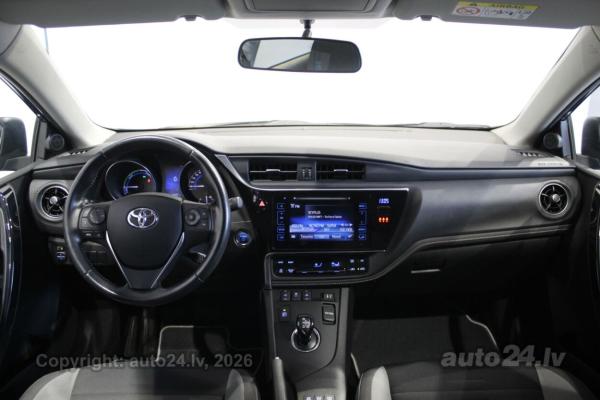 Blue Toyota Auris 2018 in Tallinn, with an engine capacity of 1.80 L and mileage of 124 thousand km for 12490 €, photo 8 on AUTOMOTO.COM.LV