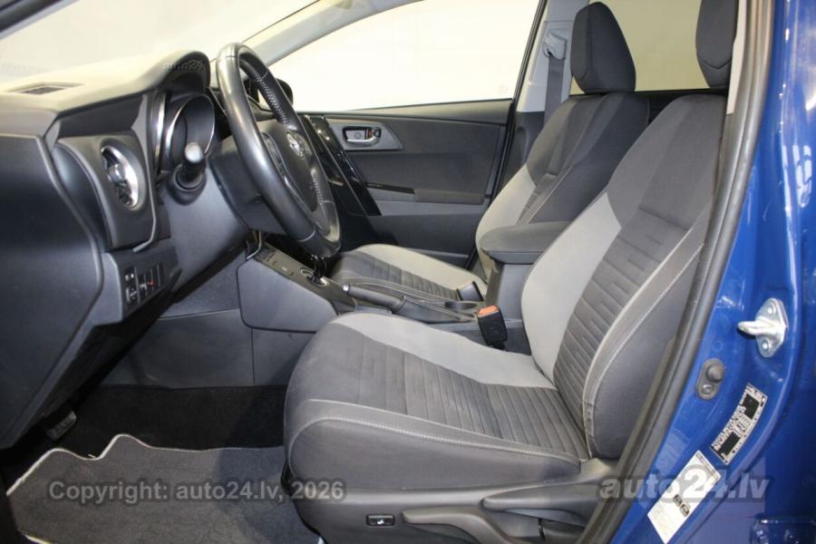 Zils Toyota Auris 2018 Tallina, ar dzinēja tilpumu 1.80 L un nobraukumu 124 tūkst. km par 12490 €, foto 11 vietnē AUTOMOTO.COM.LV
