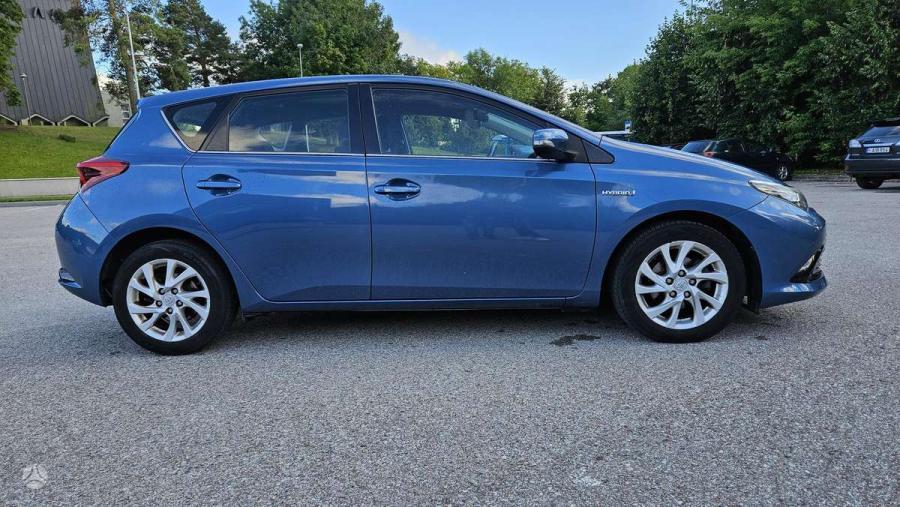 Zils Toyota Auris 2018 Klaipėda, ar dzinēja tilpumu 1.80 L un nobraukumu 158 tūkst. km par 10900 €, foto 3 vietnē AUTOMOTO.COM.LV