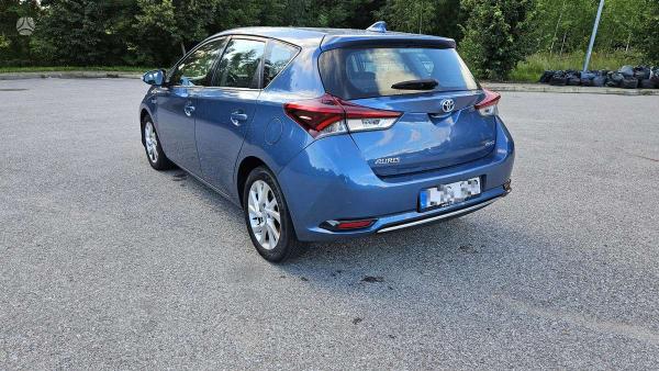 Blue Toyota Auris 2018 in Klaipeda, with an engine capacity of 1.80 L and mileage of 158 thousand km for 10900 €, photo 7 on AUTOMOTO.COM.LV