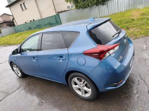 Blue Toyota Auris 2018 in Kaunas, with an engine capacity of 1.80 L and mileage of 130 thousand km for 12800 €, photo 4 on AUTOMOTO.COM.LV