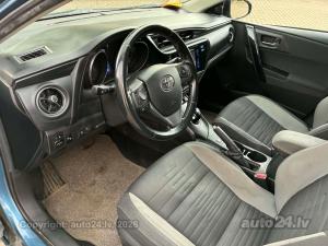 Blue Toyota Auris 2018 in Tallinn, with an engine capacity of 1.80 L and mileage of 128 thousand km for 8999 €, photo 5 on AUTOMOTO.COM.LV