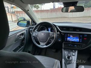 Blue Toyota Auris 2018 in Tallinn, with an engine capacity of 1.80 L and mileage of 128 thousand km for 8999 €, photo 6 on AUTOMOTO.COM.LV
