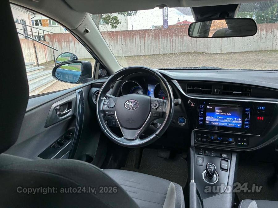 Blue Toyota Auris 2018 in Tallinn, with an engine capacity of 1.80 L and mileage of 128 thousand km for 8999 €, photo 6 on AUTOMOTO.COM.LV