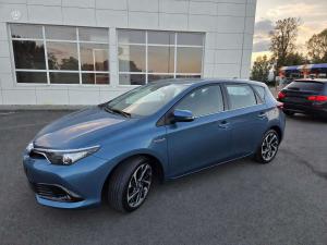 Blue Toyota Auris 2018 in Vilnius, with an engine capacity of 1.80 L and mileage of 200 thousand km for 10700 €, photo  on AUTOMOTO.COM.LV
