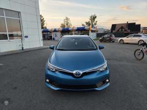Blue Toyota Auris 2018 in Vilnius, with an engine capacity of 1.80 L and mileage of 200 thousand km for 10700 €, photo 3 on AUTOMOTO.COM.LV