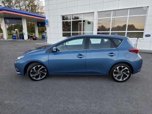 Blue Toyota Auris 2018 in Vilnius, with an engine capacity of 1.80 L and mileage of 200 thousand km for 10700 €, photo 4 on AUTOMOTO.COM.LV