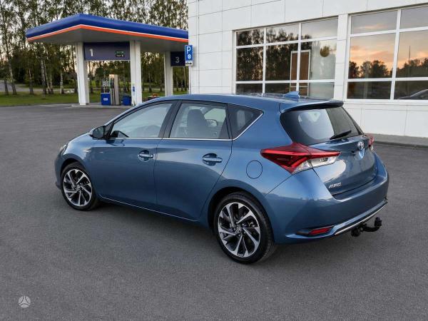 Zils Toyota Auris 2018 Viļņa, ar dzinēja tilpumu 1.80 L un nobraukumu 200 tūkst. km par 10700 €, foto 5 vietnē AUTOMOTO.COM.LV