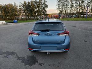 Blue Toyota Auris 2018 in Vilnius, with an engine capacity of 1.80 L and mileage of 200 thousand km for 10700 €, photo 6 on AUTOMOTO.COM.LV