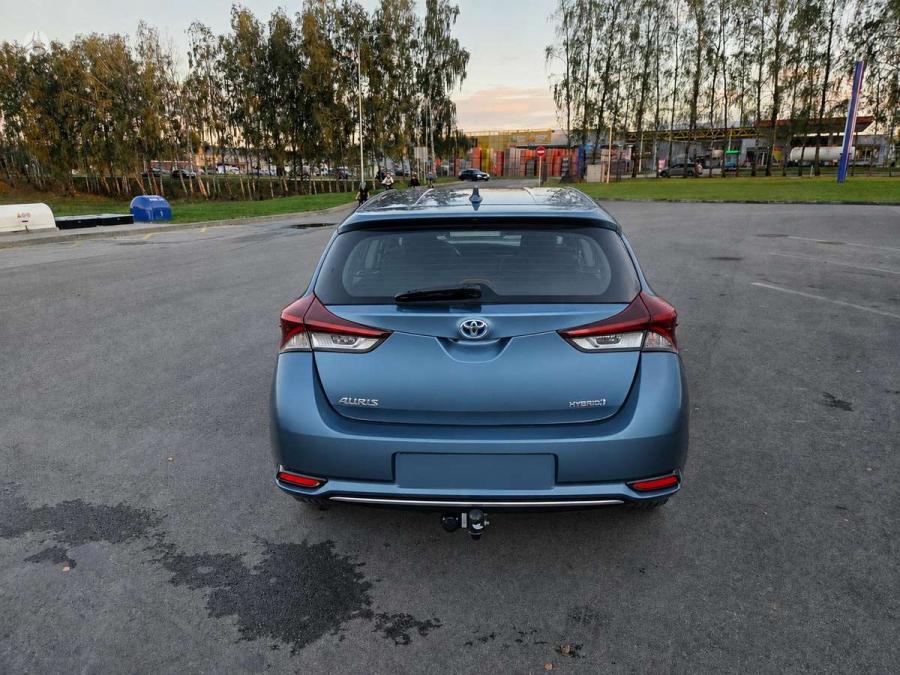 Blue Toyota Auris 2018 in Vilnius, with an engine capacity of 1.80 L and mileage of 200 thousand km for 10700 €, photo 6 on AUTOMOTO.COM.LV