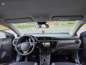 Blue Toyota Auris 2018 in Vilnius, with an engine capacity of 1.80 L and mileage of 200 thousand km for 10700 €, photo 18 on AUTOMOTO.COM.LV