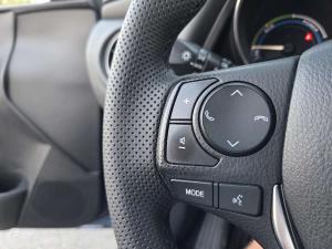 Blue Toyota Auris 2018 in Vilnius, with an engine capacity of 1.80 L and mileage of 200 thousand km for 10700 €, photo 22 on AUTOMOTO.COM.LV