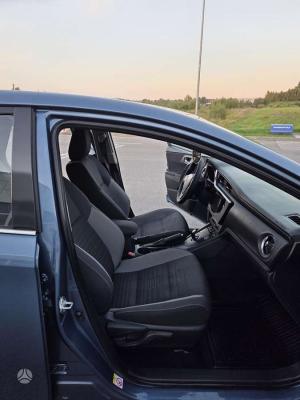 Blue Toyota Auris 2018 in Vilnius, with an engine capacity of 1.80 L and mileage of 200 thousand km for 10700 €, photo 30 on AUTOMOTO.COM.LV