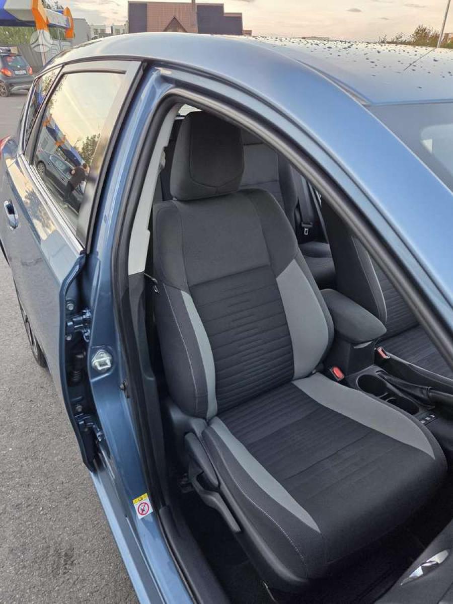 Blue Toyota Auris 2018 in Vilnius, with an engine capacity of 1.80 L and mileage of 200 thousand km for 10700 €, photo 31 on AUTOMOTO.COM.LV