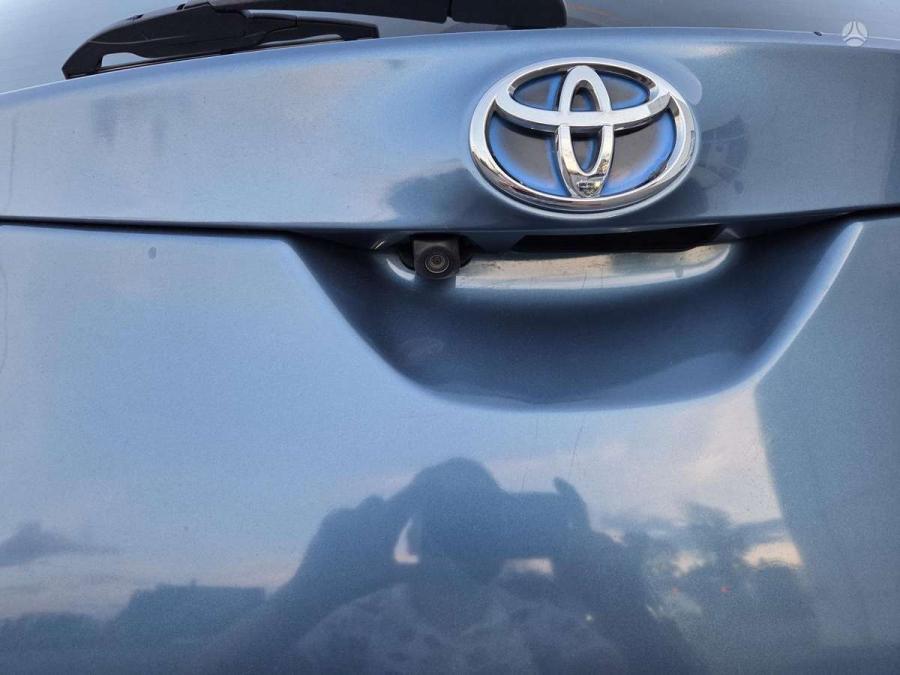 Blue Toyota Auris 2018 in Vilnius, with an engine capacity of 1.80 L and mileage of 200 thousand km for 10700 €, photo 34 on AUTOMOTO.COM.LV