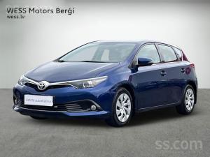 Синий Тойота Аурис 2018 в Рига, объемом двигателя 1.60 л и пробегом 235 тыс. км за 8990 €, фото  на AUTOMOTO.COM.LV