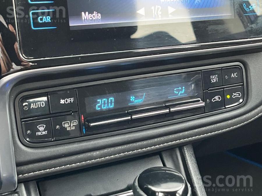 Zils Toyota Auris 2018 Rīga, ar dzinēja tilpumu 1.60 L un nobraukumu 235 tūkst. km par 8990 €, foto 16 vietnē AUTOMOTO.COM.LV