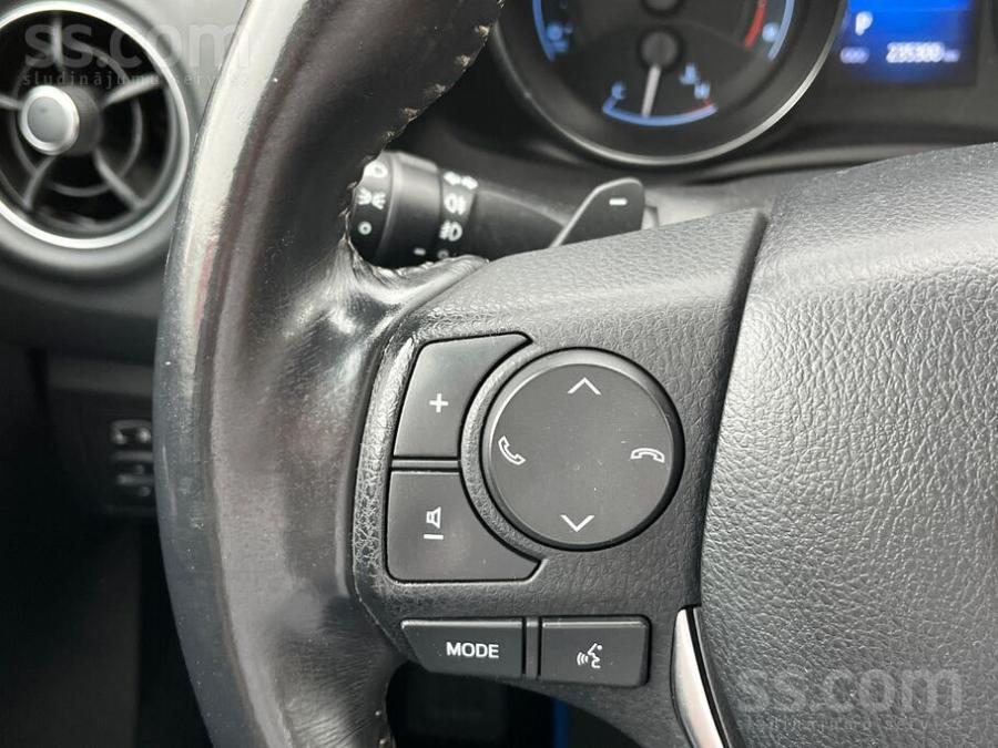 Zils Toyota Auris 2018 Rīga, ar dzinēja tilpumu 1.60 L un nobraukumu 235 tūkst. km par 8990 €, foto 19 vietnē AUTOMOTO.COM.LV