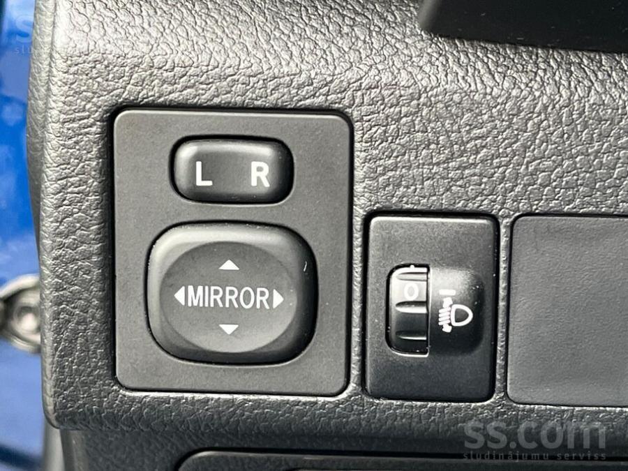 Zils Toyota Auris 2018 Rīga, ar dzinēja tilpumu 1.60 L un nobraukumu 235 tūkst. km par 8990 €, foto 22 vietnē AUTOMOTO.COM.LV