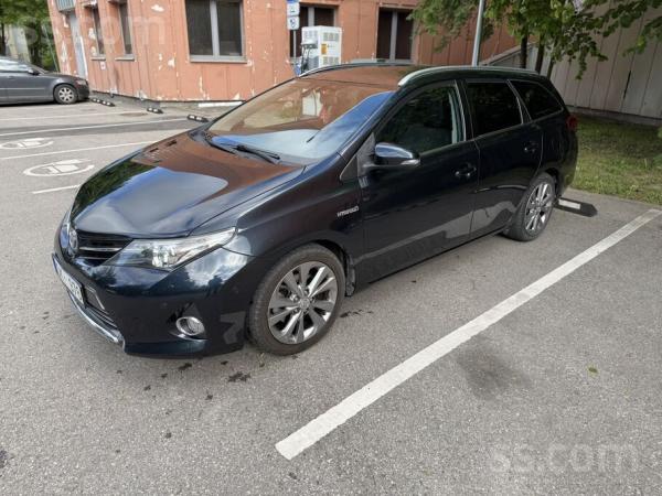Синий Тойота Аурис 2013 в Огре, объемом двигателя 1.80 л и пробегом 251 тыс. км за 8400 €, фото 1 на AUTOMOTO.COM.LV