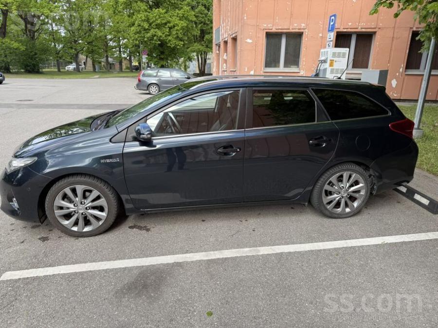 Zils Toyota Auris 2013 Ogre, ar dzinēja tilpumu 1.80 L un nobraukumu 251 tūkst. km par 8400 €, foto 7 vietnē AUTOMOTO.COM.LV