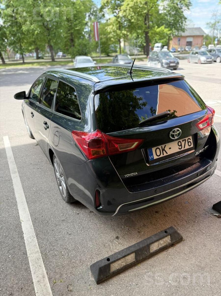 Zils Toyota Auris 2013 Ogre, ar dzinēja tilpumu 1.80 L un nobraukumu 251 tūkst. km par 8400 €, foto 9 vietnē AUTOMOTO.COM.LV