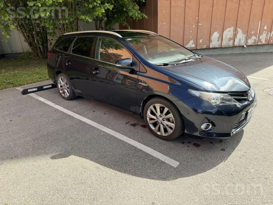 Zils Toyota Auris 2013 Ogre, ar dzinēja tilpumu 1.80 L un nobraukumu 251 tūkst. km par 8400 €, foto 13 vietnē AUTOMOTO.COM.LV