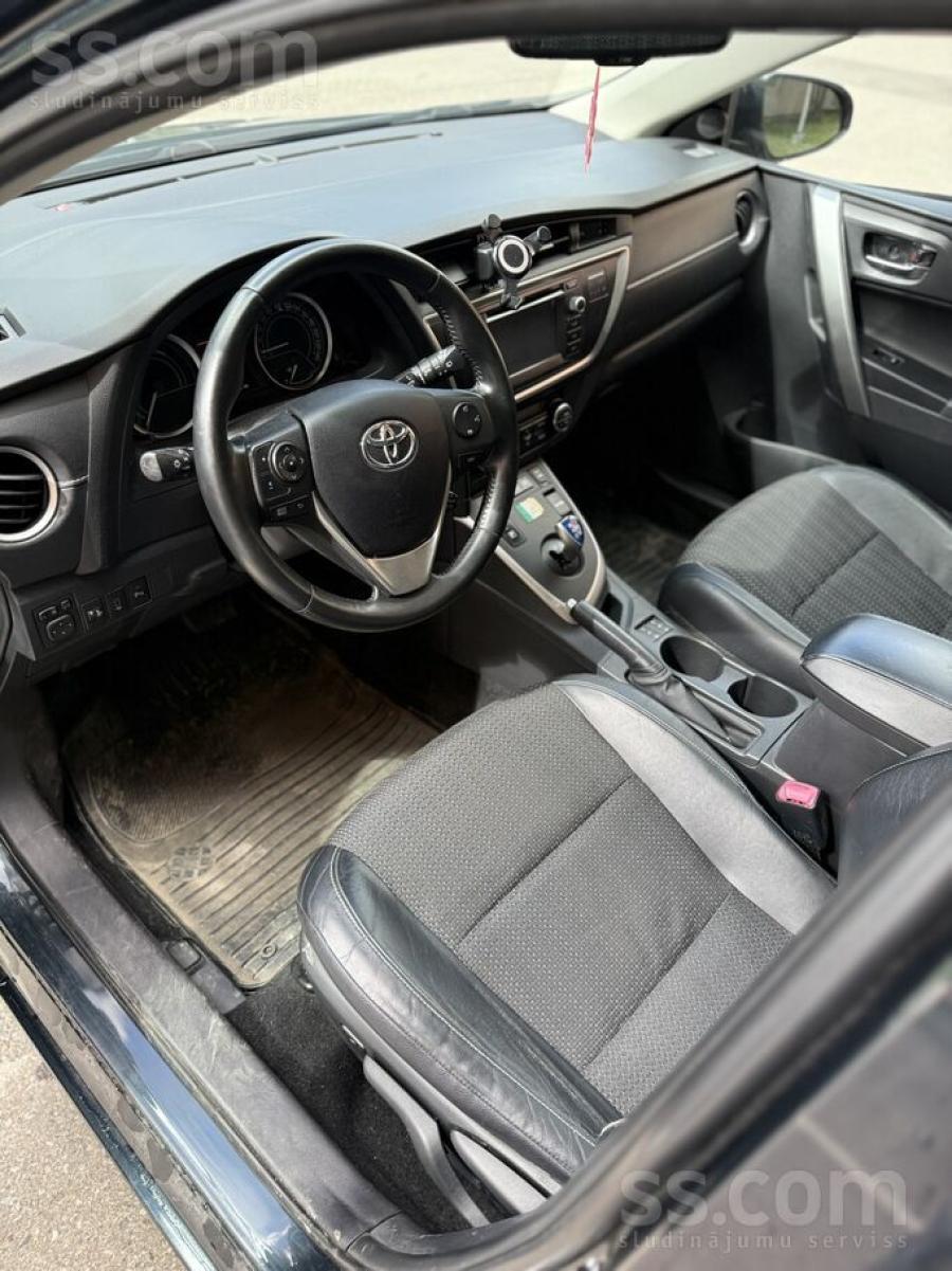 Zils Toyota Auris 2013 Ogre, ar dzinēja tilpumu 1.80 L un nobraukumu 251 tūkst. km par 8400 €, foto 24 vietnē AUTOMOTO.COM.LV