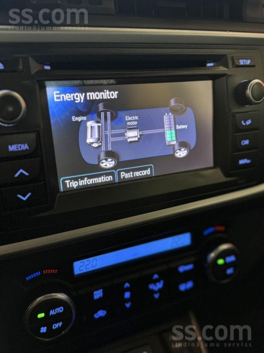 Zils Toyota Auris 2013 Ogre, ar dzinēja tilpumu 1.80 L un nobraukumu 251 tūkst. km par 8400 €, foto 27 vietnē AUTOMOTO.COM.LV