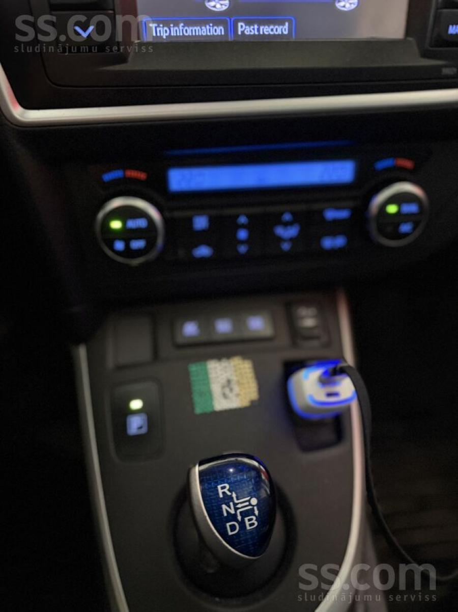 Zils Toyota Auris 2013 Ogre, ar dzinēja tilpumu 1.80 L un nobraukumu 251 tūkst. km par 8400 €, foto 34 vietnē AUTOMOTO.COM.LV