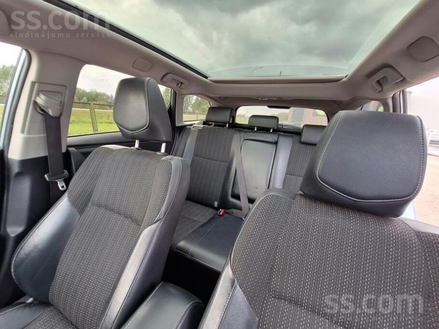 Zils Toyota Auris 2013 Rīga, ar dzinēja tilpumu 2.00 L un nobraukumu 190 tūkst. km par 3600 €, foto 7 vietnē AUTOMOTO.COM.LV