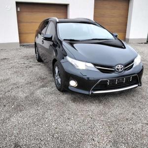 Blue Toyota Auris 2014 in Alytus, with an engine capacity of 1.60 L and mileage of 187 thousand km for 7800 €, photo 2 on AUTOMOTO.COM.LV