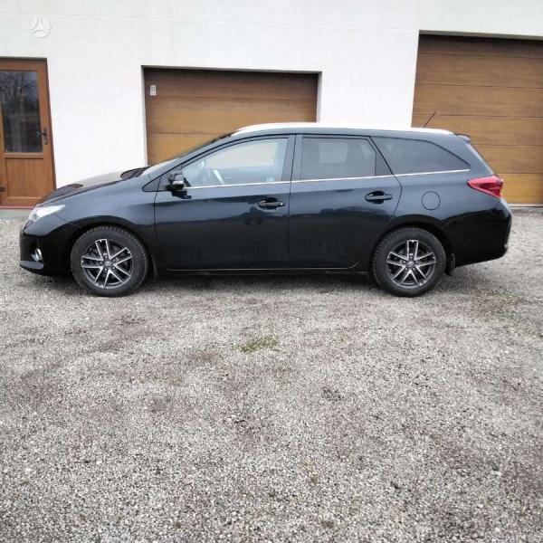 Blue Toyota Auris 2014 in Alytus, with an engine capacity of 1.60 L and mileage of 187 thousand km for 7800 €, photo 10 on AUTOMOTO.COM.LV