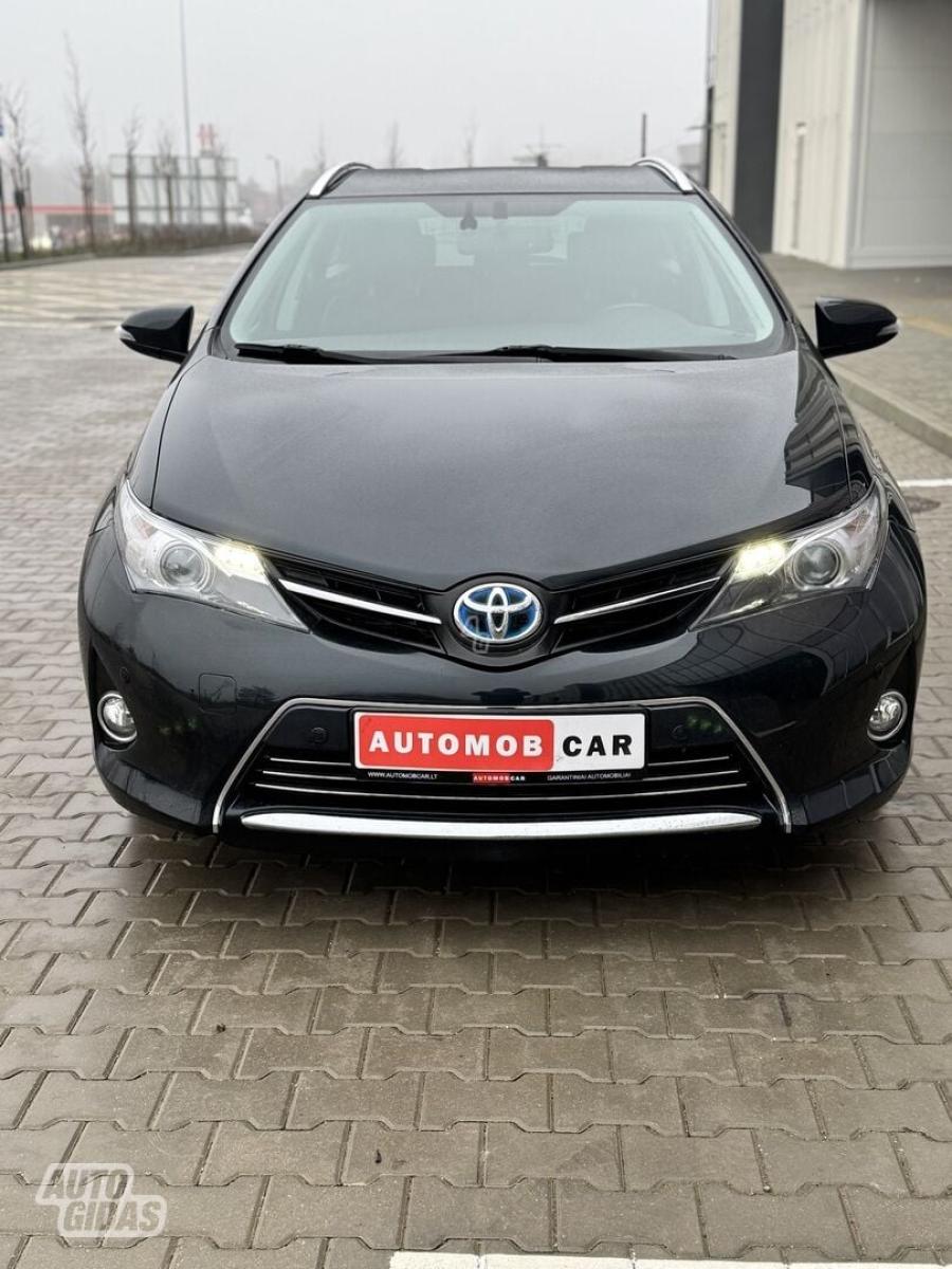 Blue Toyota Auris 2014 in Vilnius, with an engine capacity of 1.80 L and mileage of 175 thousand km for 9250 €, photo 2 on AUTOMOTO.COM.LV