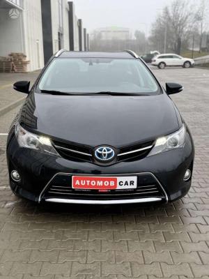 Blue Toyota Auris 2014 in Vilnius, with an engine capacity of 1.80 L and mileage of 175 thousand km for 9250 €, photo 2 on AUTOMOTO.COM.LV