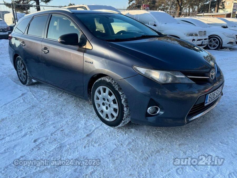 Zils Toyota Auris 2014 Tallina, ar dzinēja tilpumu 1.80 L un nobraukumu 312 tūkst. km par 7500 €, foto 1 vietnē AUTOMOTO.COM.LV