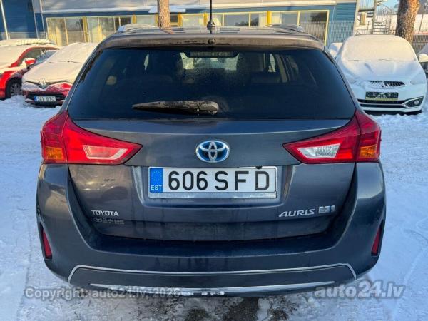 Zils Toyota Auris 2014 Tallina, ar dzinēja tilpumu 1.80 L un nobraukumu 312 tūkst. km par 7500 €, foto 6 vietnē AUTOMOTO.COM.LV