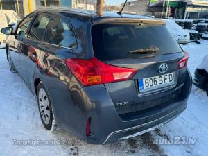Zils Toyota Auris 2014 Tallina, ar dzinēja tilpumu 1.80 L un nobraukumu 312 tūkst. km par 7500 €, foto 7 vietnē AUTOMOTO.COM.LV