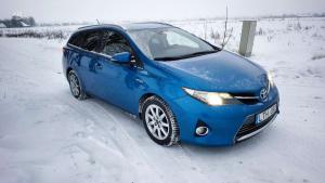 Zils Toyota Auris 2014 Kauņa, ar dzinēja tilpumu 1.80 L un nobraukumu 199 tūkst. km par 9200 €, foto  vietnē AUTOMOTO.COM.LV