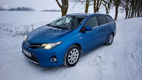 Zils Toyota Auris 2014 Kauņa, ar dzinēja tilpumu 1.80 L un nobraukumu 199 tūkst. km par 9200 €, foto 2 vietnē AUTOMOTO.COM.LV